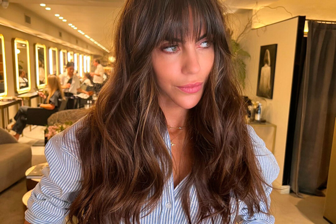 el corte de pelo consumado para ostentar una cabello con bulto y ...